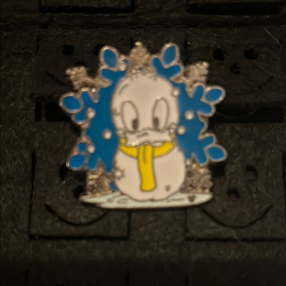 Disney | Jewelry | Disney Donald Duck Snowflake Pin Blue And Yellow ...